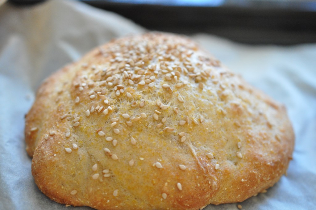 Majsboller – opskrift på boller med majsmel nogetiovnen.dk