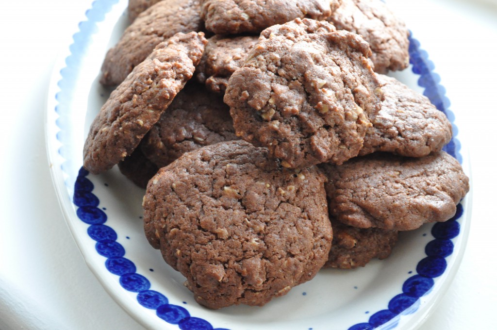 Påske cookies med påskeæg – nem opskrift • nogetiovnen.dk