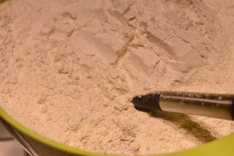 Hvidløgsbrød med rugmel – groft hvidløgsbrød •nogetiovnen.dk