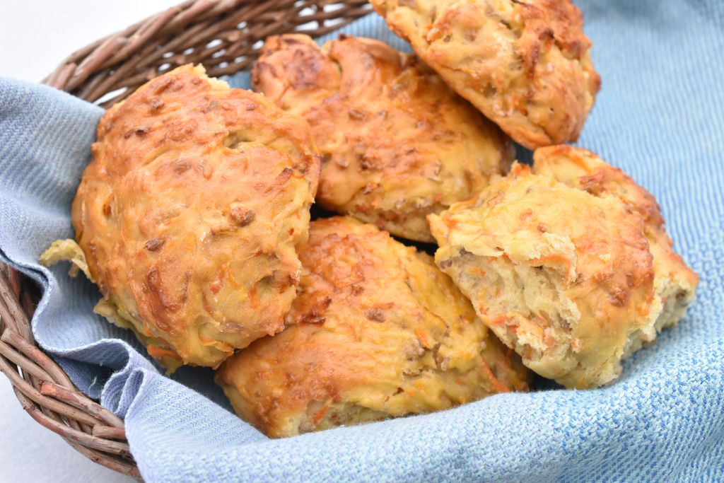 Gulerodsbrud – gulerodsboller – nem opskrift nogetiovnen.dk