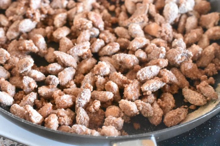 Brændte mandler med salt – søde salte mandler