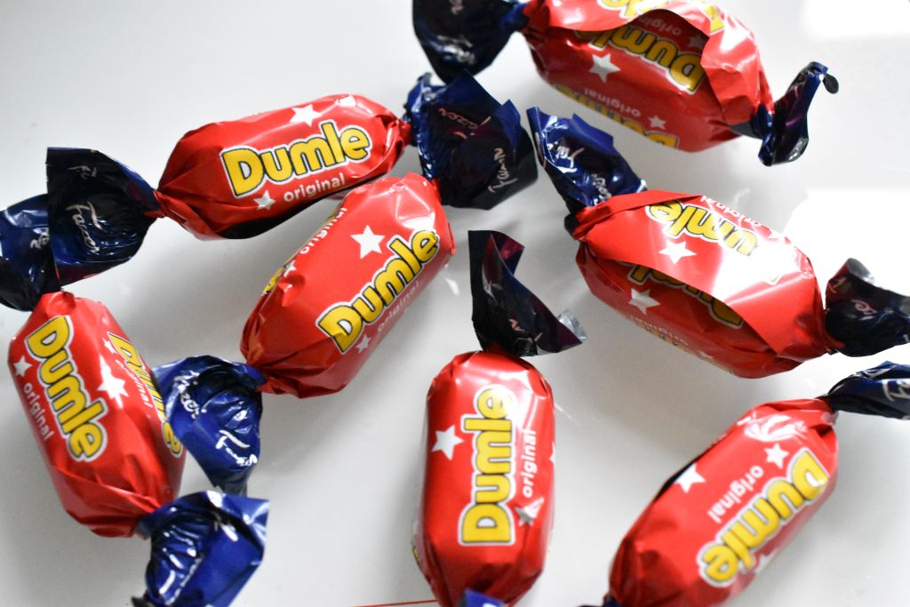 Dumle kage opskrift – brownie med karamel • nogetiovnen.dk