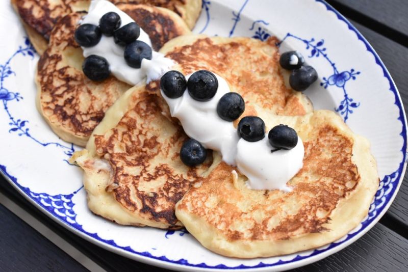 Bananpandekager uden havregryn og mel • nogetiovnen.dk
