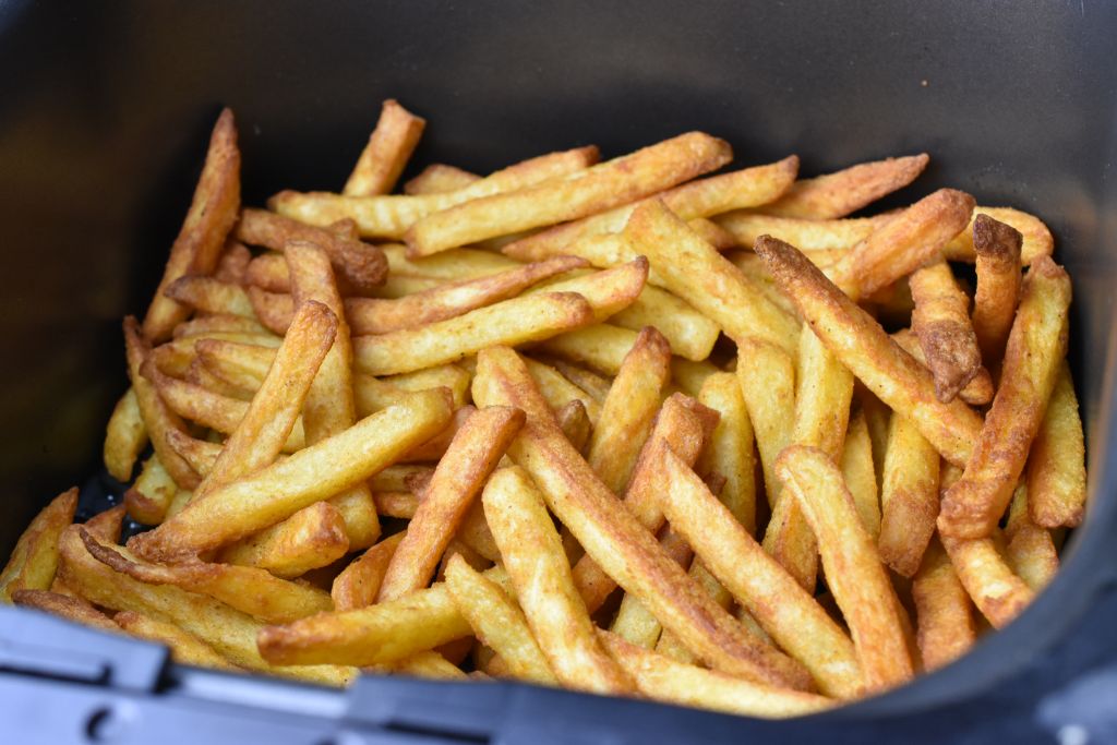 Frosne pommes frites i airfryer – lækre sprøde