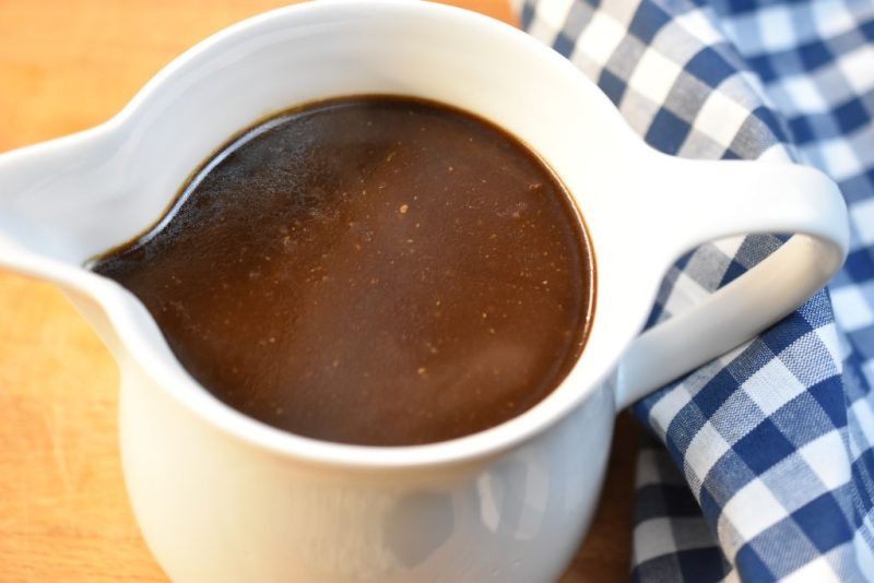 Andesovs – nem opskrift på brun sovs til and nogetiovnen.dk