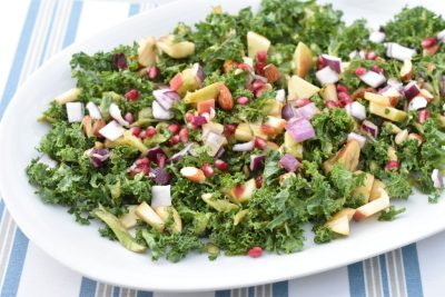 Salat med kylling – fyldig grøn salat med sprød kylling