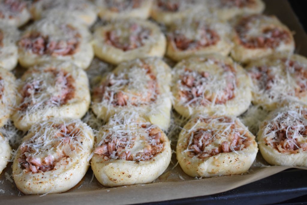 Pizzasnegle – opskrift på nem dej til bløde pizza snegle