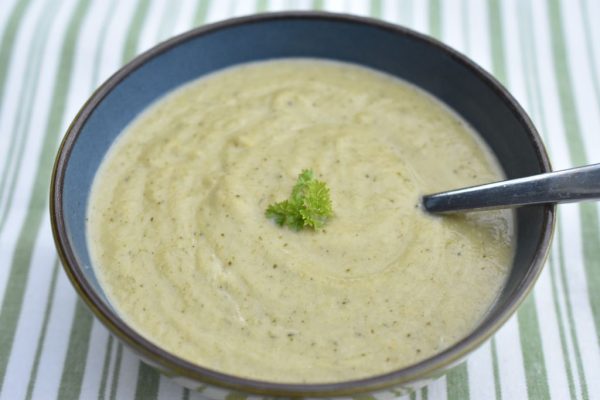 Broccolisuppe – nem opskrift på cremet suppe med broccoli
