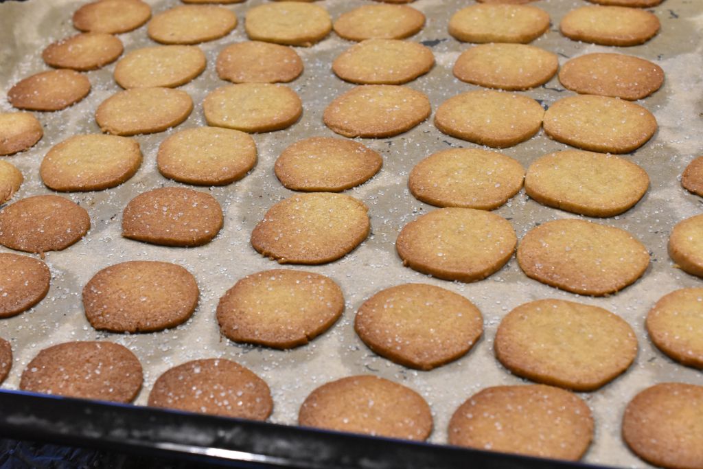 3 slags småkager af samme dej – nem opskrift nogetiovnen.dk