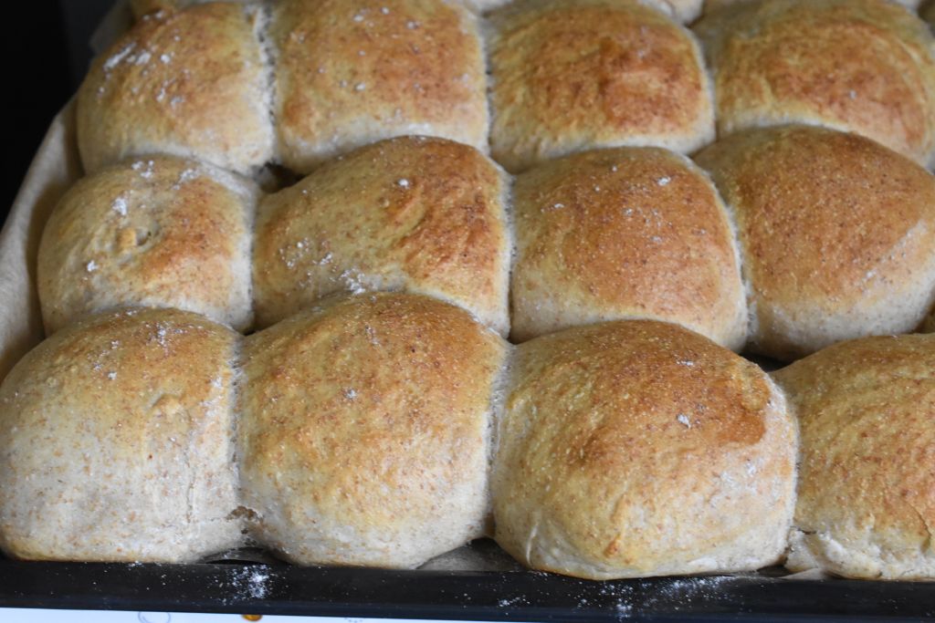 Grahamsboller - opskrift på bløde boller med grahamsmel