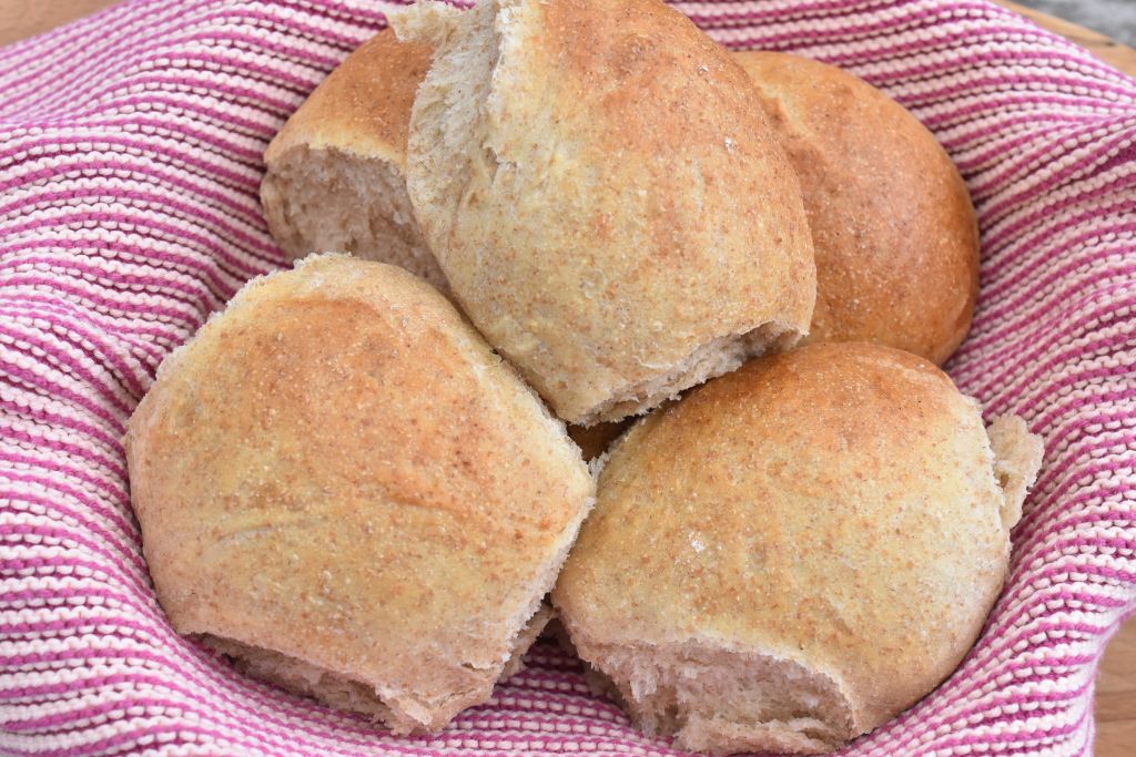 Grahamsboller - opskrift på bløde boller med grahamsmel