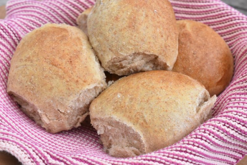 Bamseboller – opskrift på bløde boller • nogetiovnen.dk