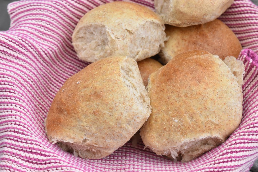 Grahamsboller - opskrift på bløde boller med grahamsmel