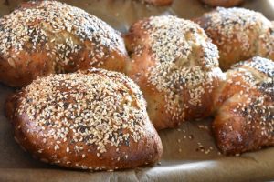 Skagenslapper – opskrift på nem æltefri dej • nogetiovnen.dk